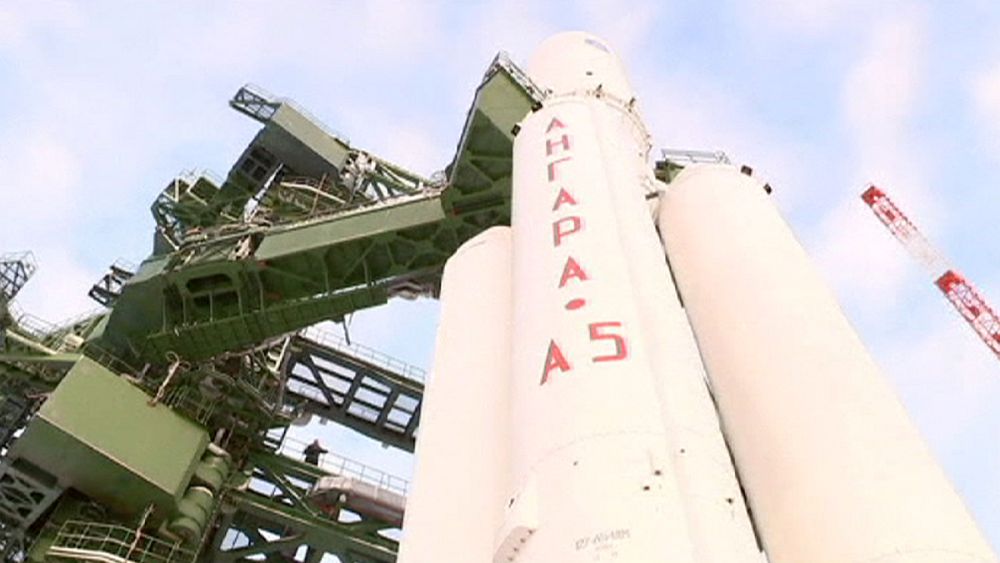Russia successfully launches the massive Angara 5 rocket into orbit ...