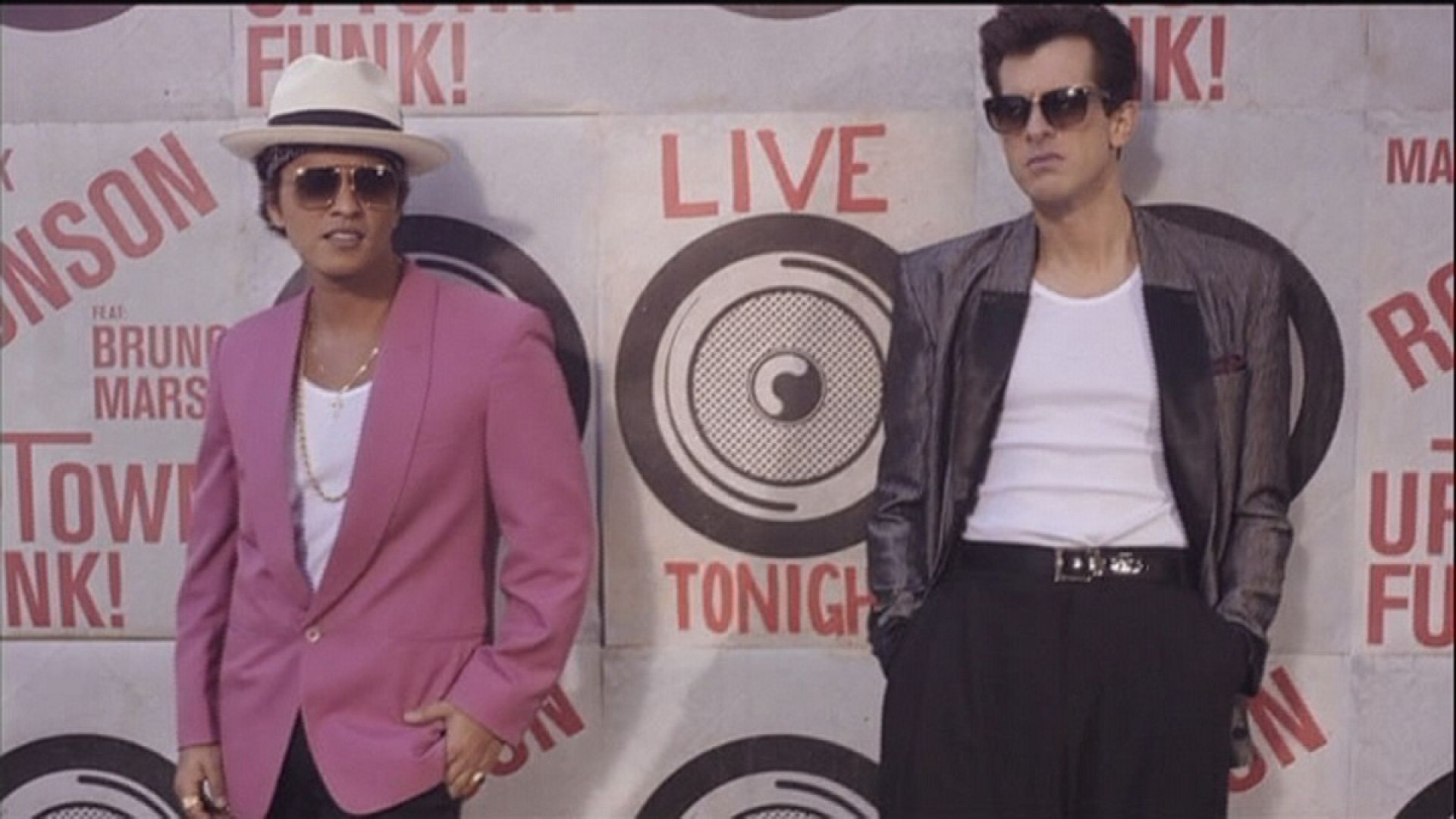 Mark Ronson hits charts with Runaway Funk | Euronews