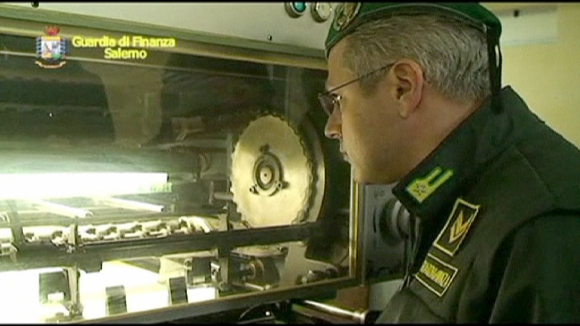 Italian police uncover huge fake euro banknote factory near Naples ...