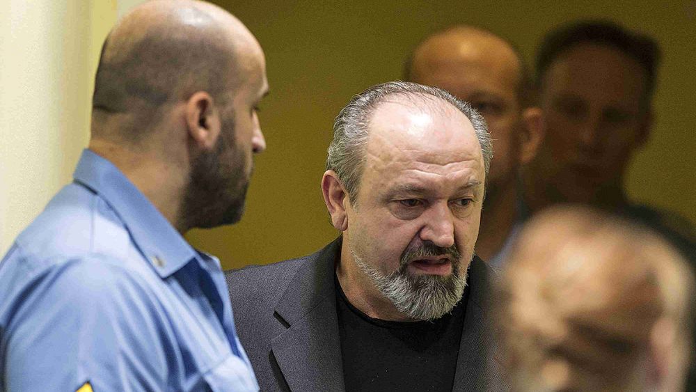 La TPIY mantiene la candena perpetua, por genocidio, a dos oficiales ...