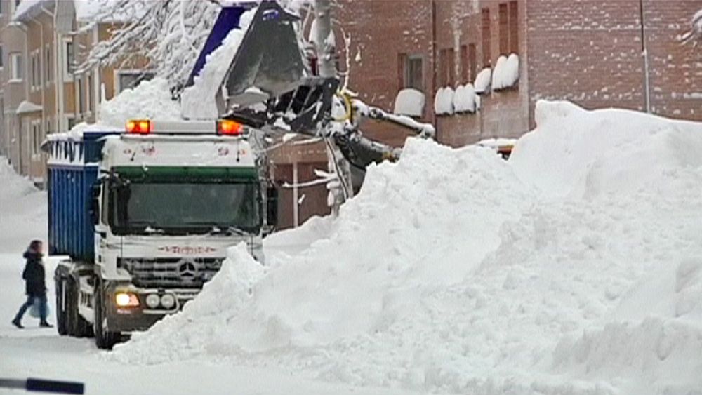 More snow in Sweden as country gets an extra deep powdering | Euronews