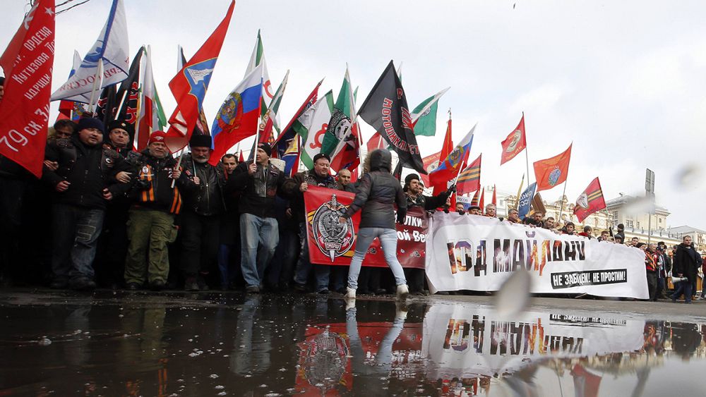 Thousands attend anti-Maidan march in Moscow | Euronews