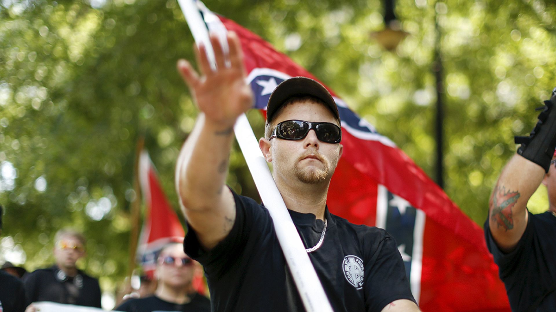 USA: Ku Klux Klan supporters of Confederate flag clash with African ...
