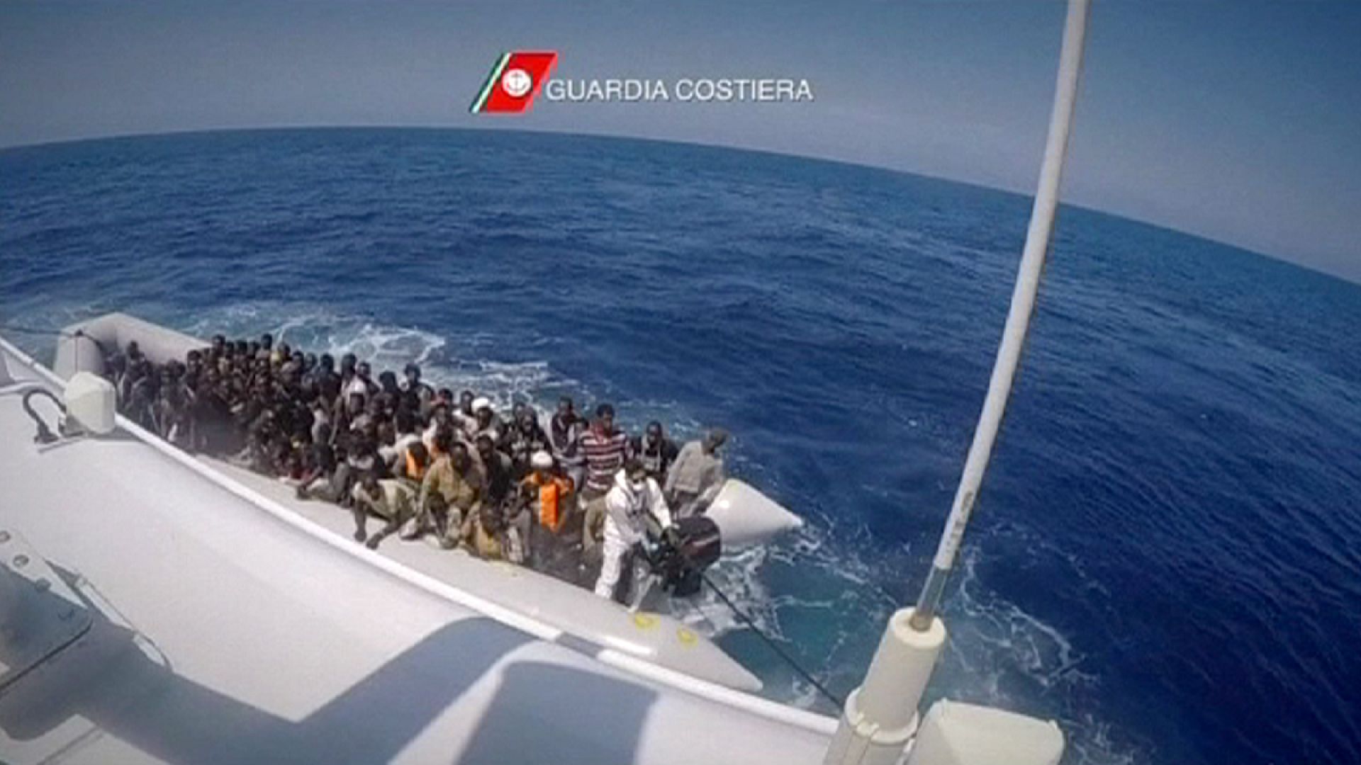 1,200 Migrants arrive in Sicily rescued in the Mediterranean | Euronews