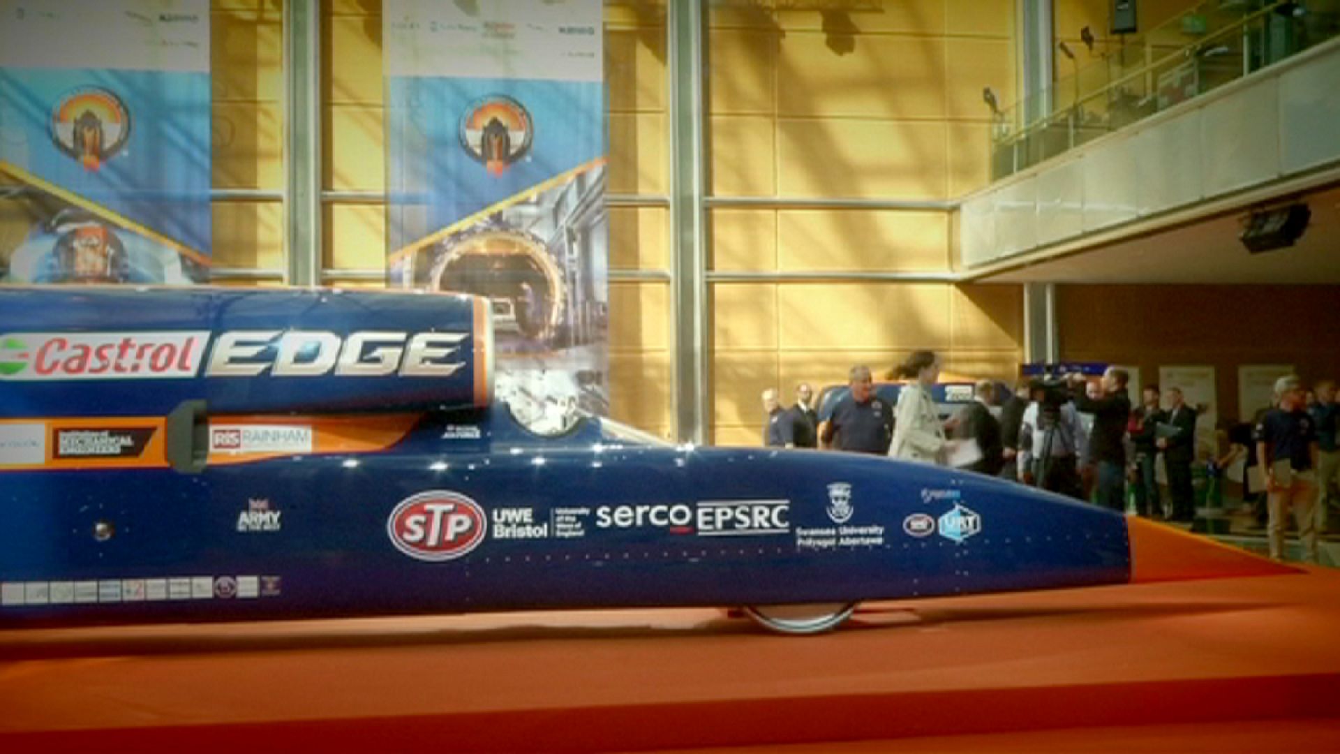 Video. Bloodhound Super-Sonic Car, l'auto che supera i 1600 km/h | Euronews