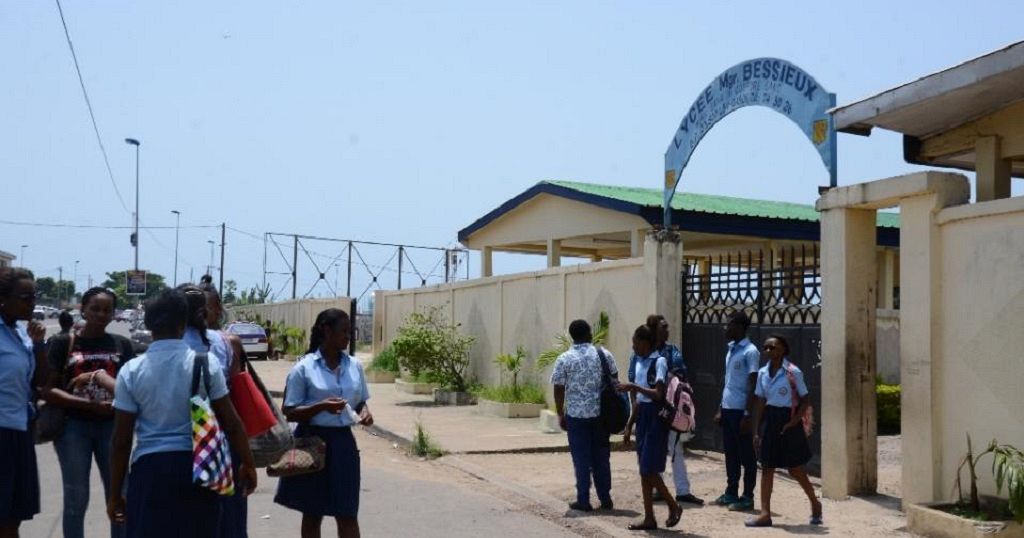 Teachers in Gabon begin one month strike | Africanews