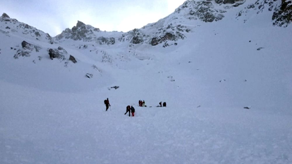 Five killed in 'massive' avalanche in Austrian Alps | Euronews