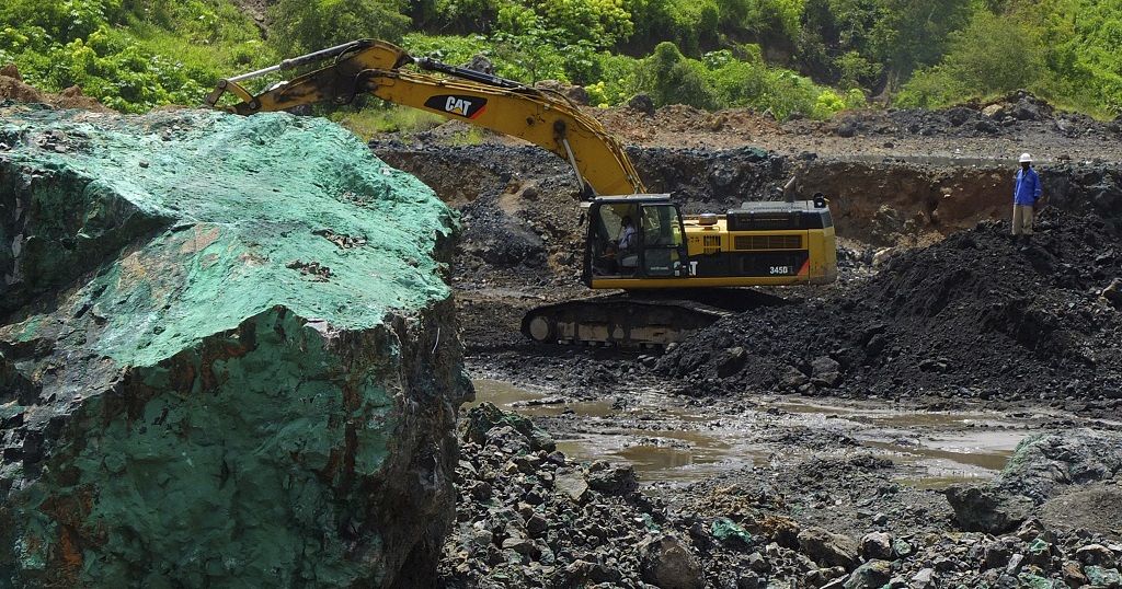 Copper output in D.R Congo falls; drops revision of the mining code ...