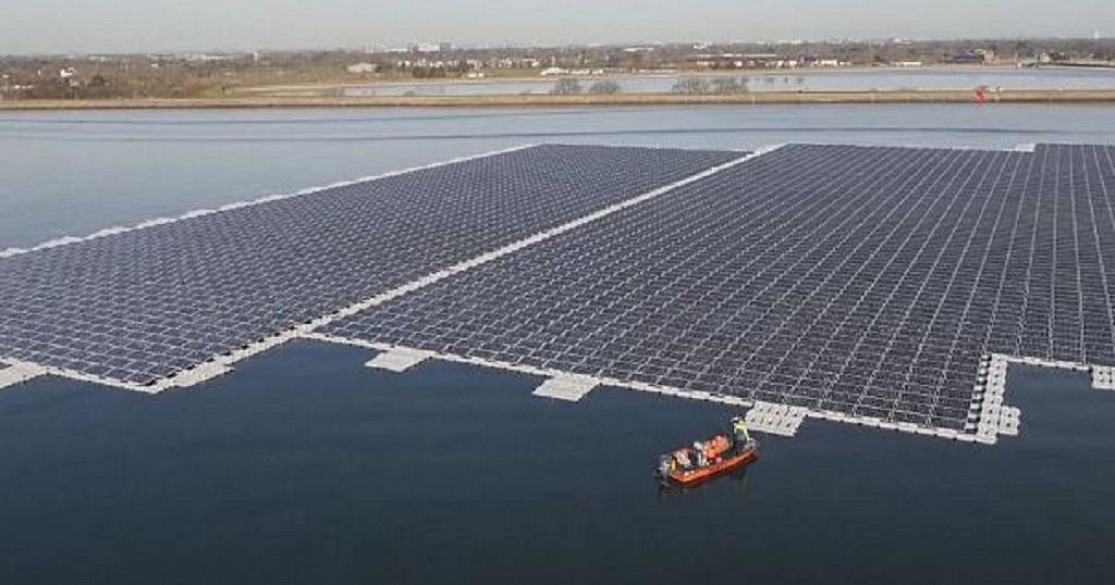 Solar panels take to the water as new farms flourish | Africanews