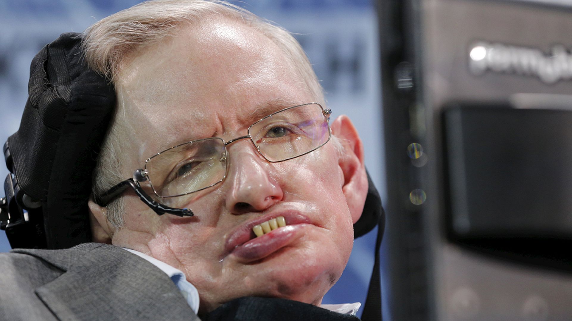 Stephen Hawking helps unveil interstellar travel project | Euronews