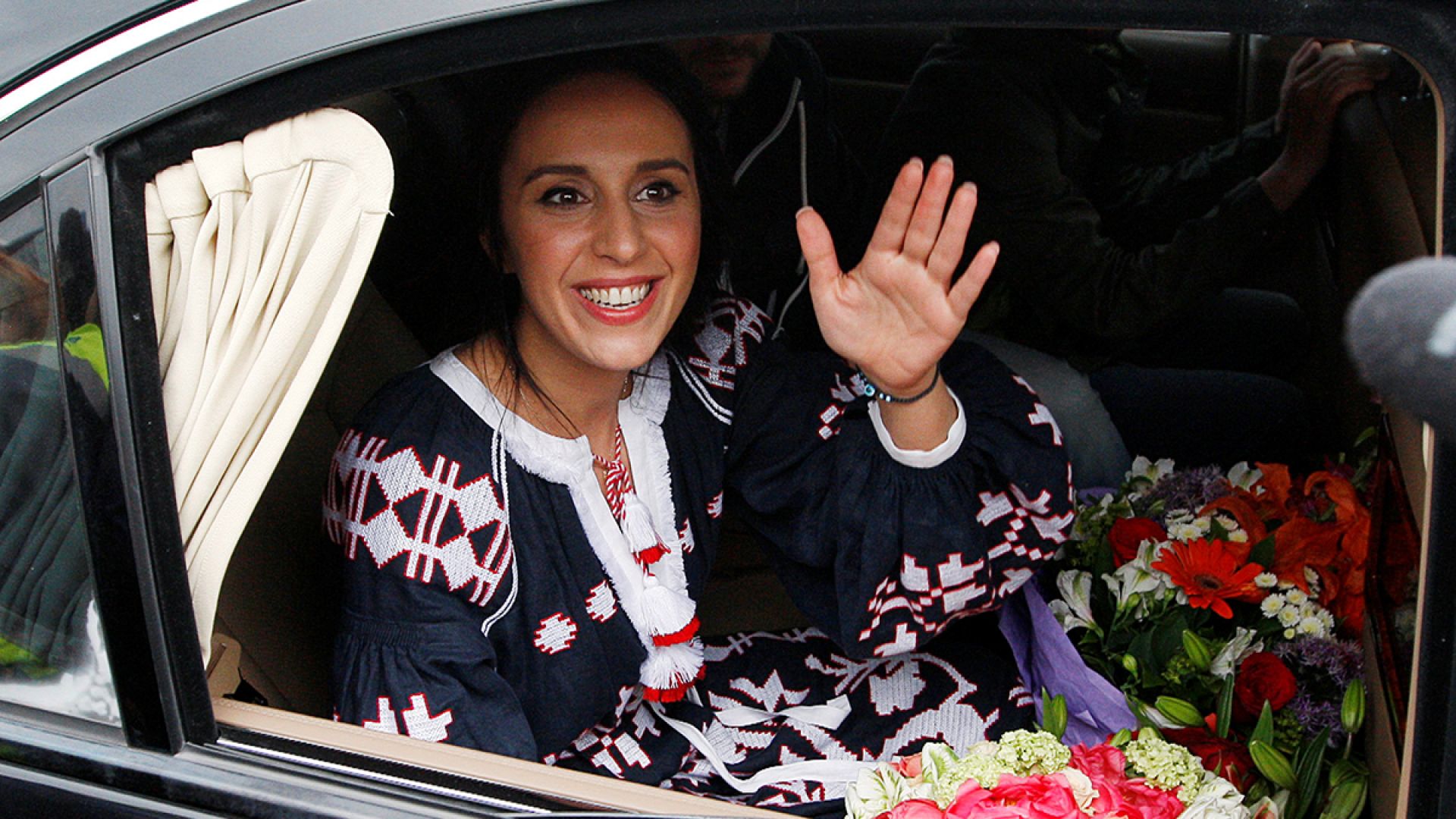 Singer Jamala returns to Kyiv after Eurovision victory | Euronews