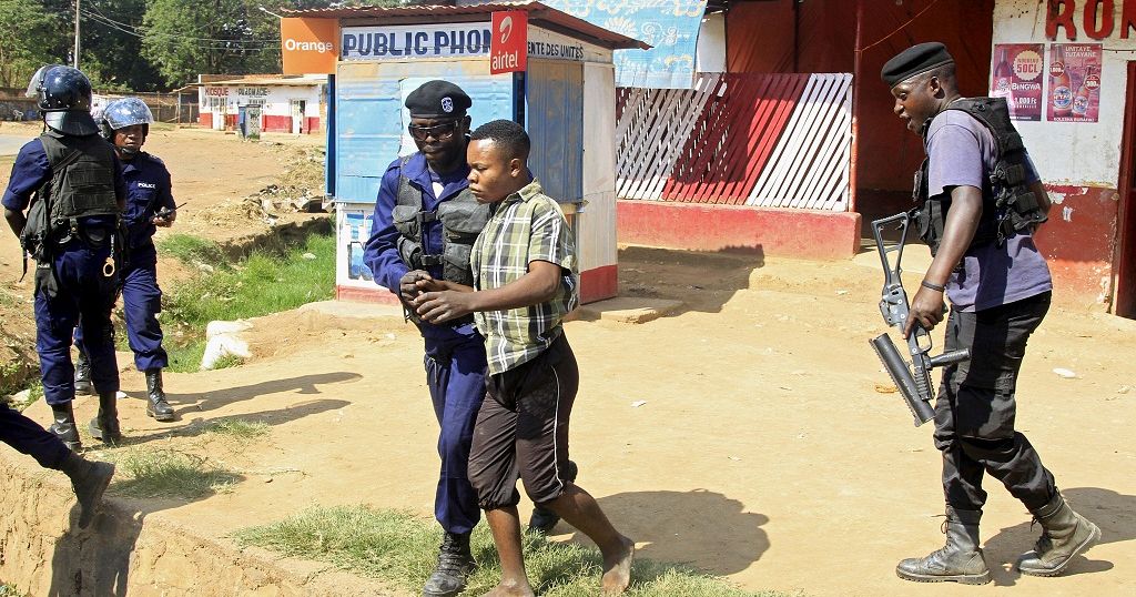 At least 30 injured as DRC police and students clash | Africanews