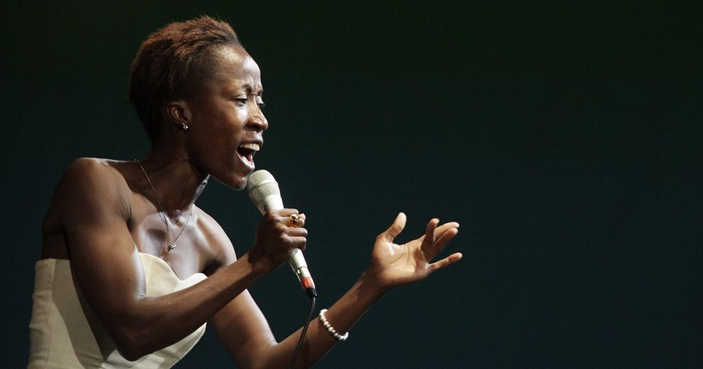 Malian singer Rokia Traore advocates for refugee rights through music ...