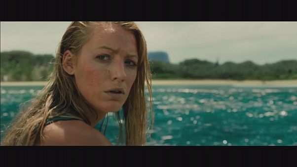 Blake Lively, in a bikini, fighting a shark | Euronews