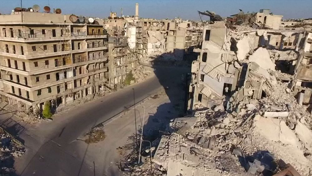 VIDEO : Drone footage shows damage in besieged Aleppo | Euronews