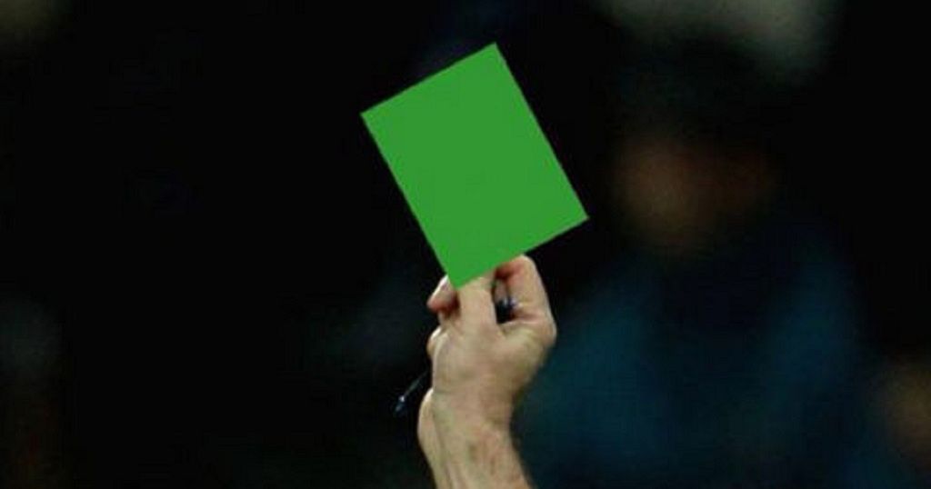 Football: first-ever green card awarded in Italy | Africanews