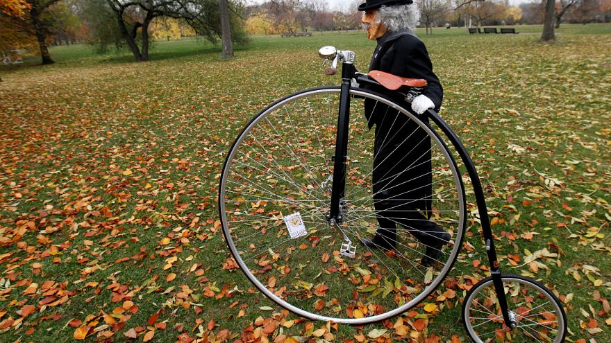 Praga acolhe competição de bicicletas de roda grande | Euronews