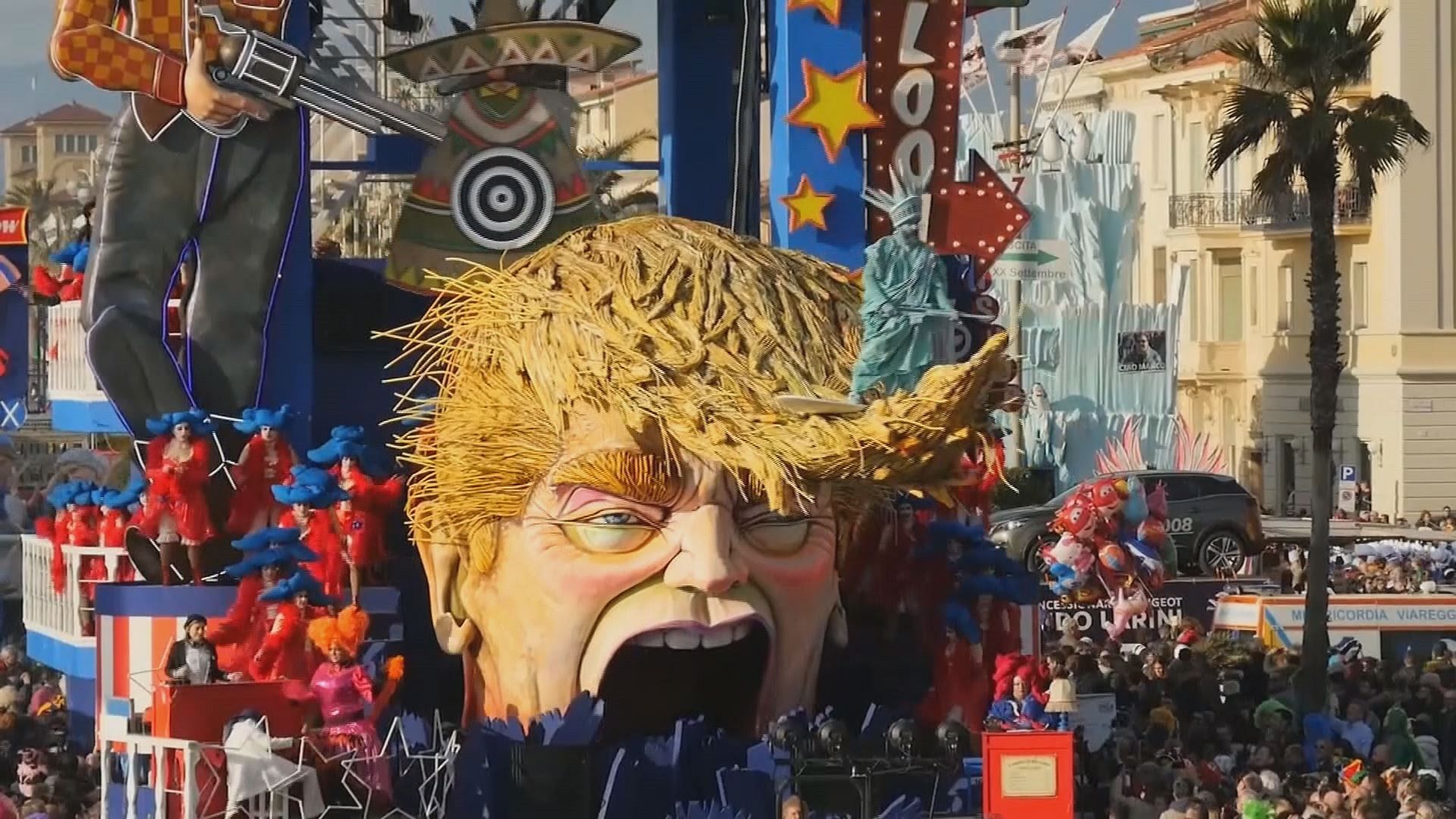 President Donald Trump 'floats' at The Carnival of Viareggio | Euronews