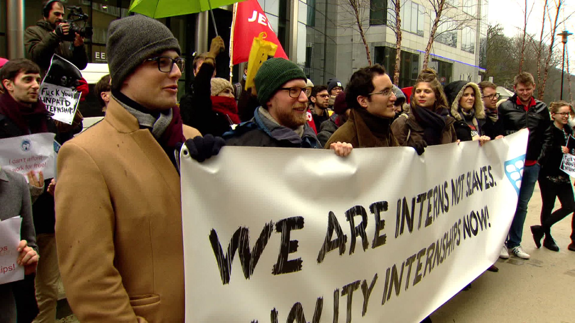 Interns protest over unpaid work experience | Euronews