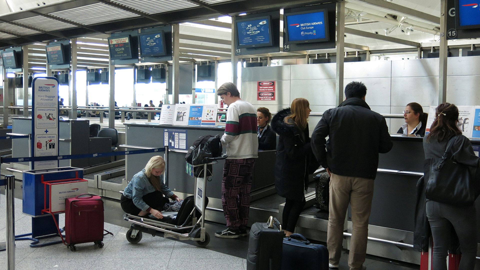 Airlines and airports worldwide adapt to US electronic device ban in ...