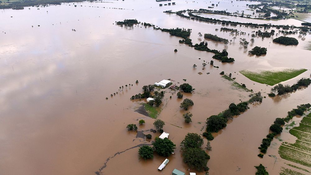 Cyclone Debbie: Deadly flooding on east coast of Australia | Euronews