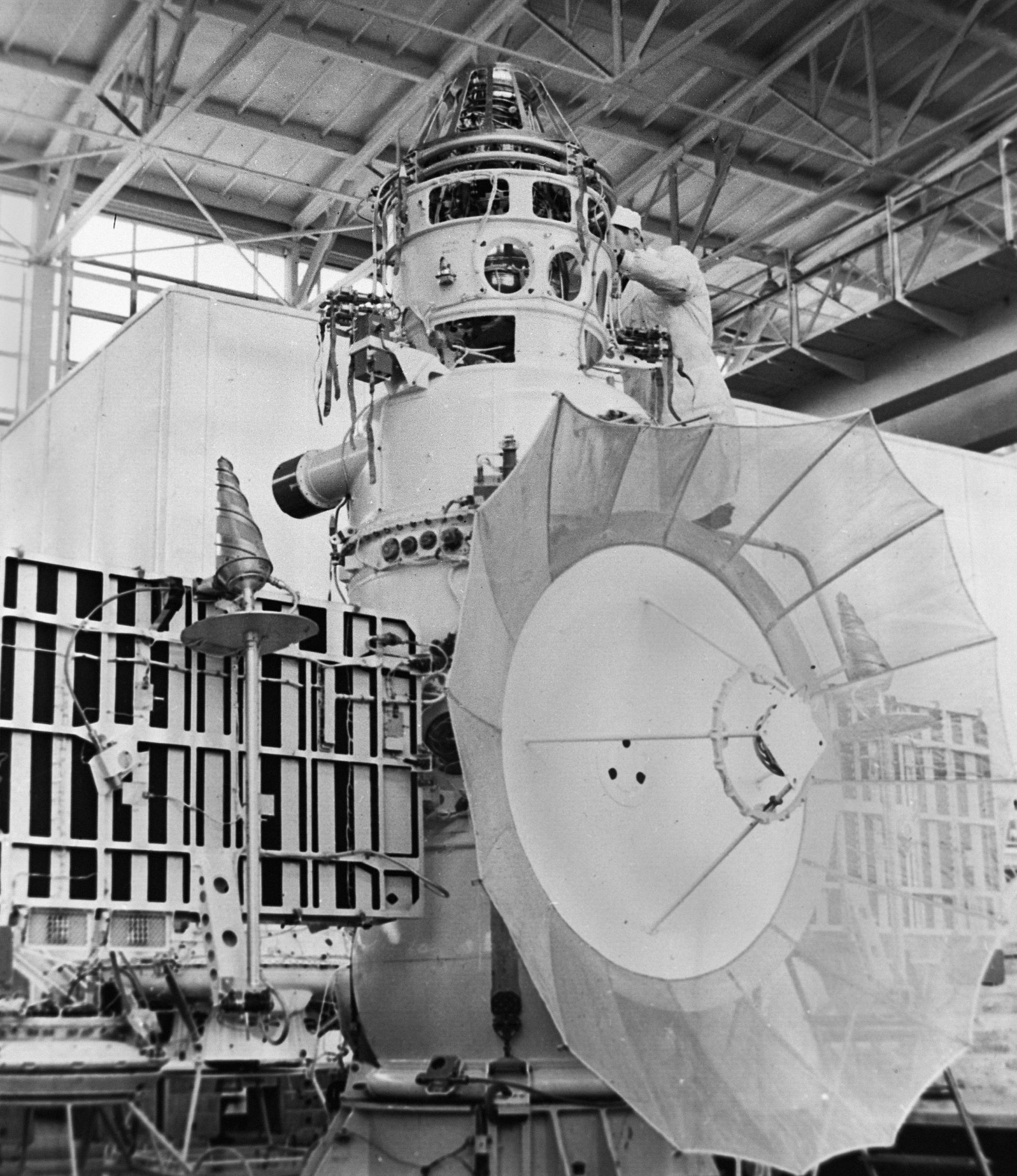 Battered Soviet spacecraft will plummet to Earth decades after failed ...