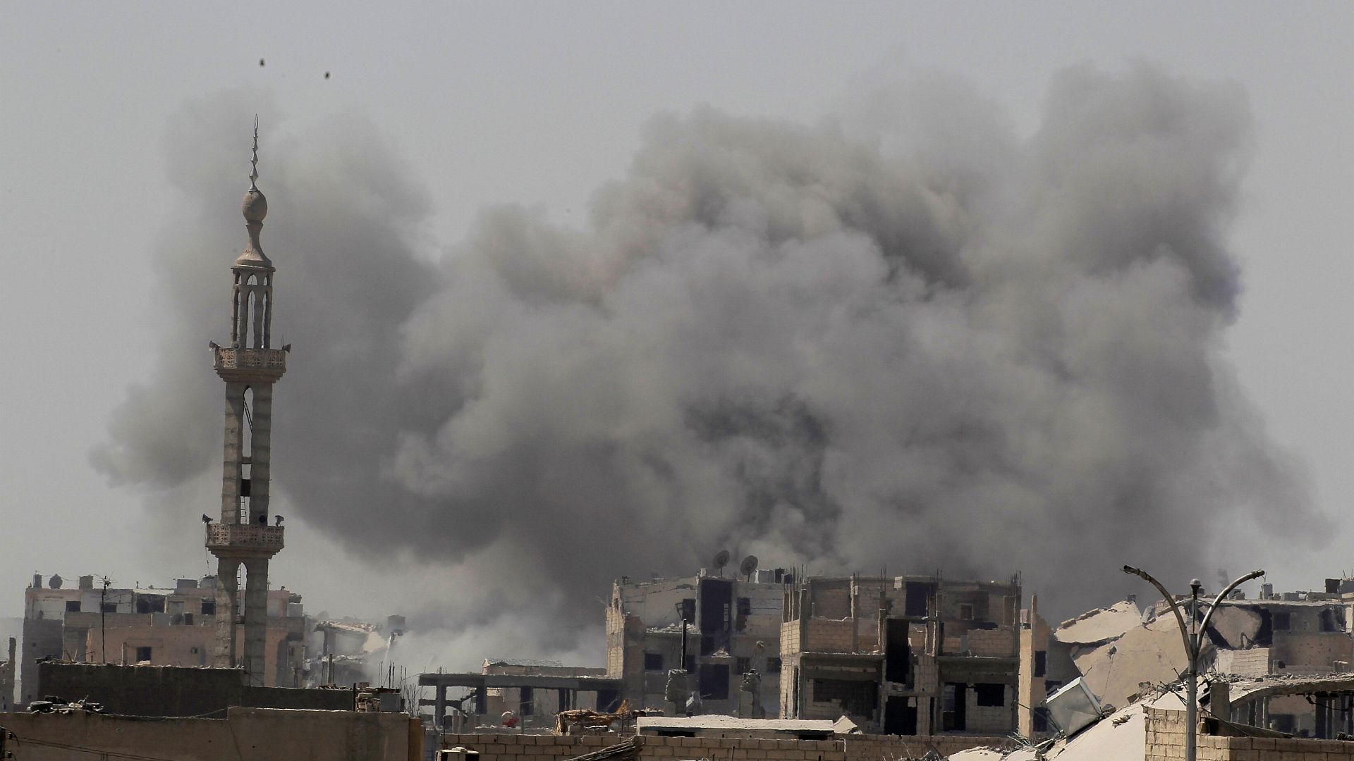 Syria: civilians trapped in Raqqa's 'deadly labyrinth' | Euronews