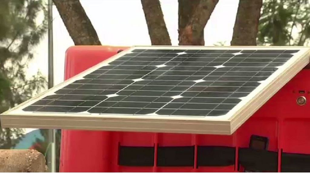 'Solar smart kiosks' saving mobile phone users in Rwanda | Africanews