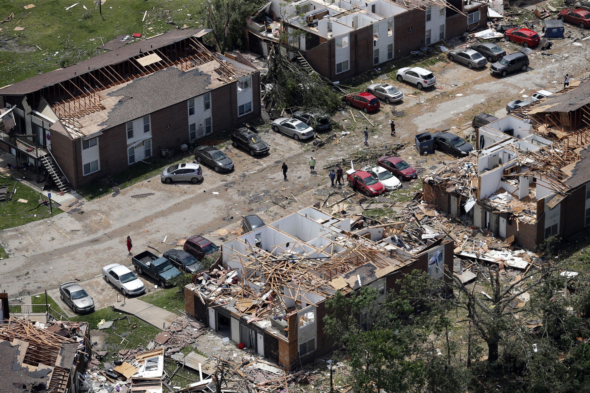 What's the difference between a hurricane and a tornado? | Euronews