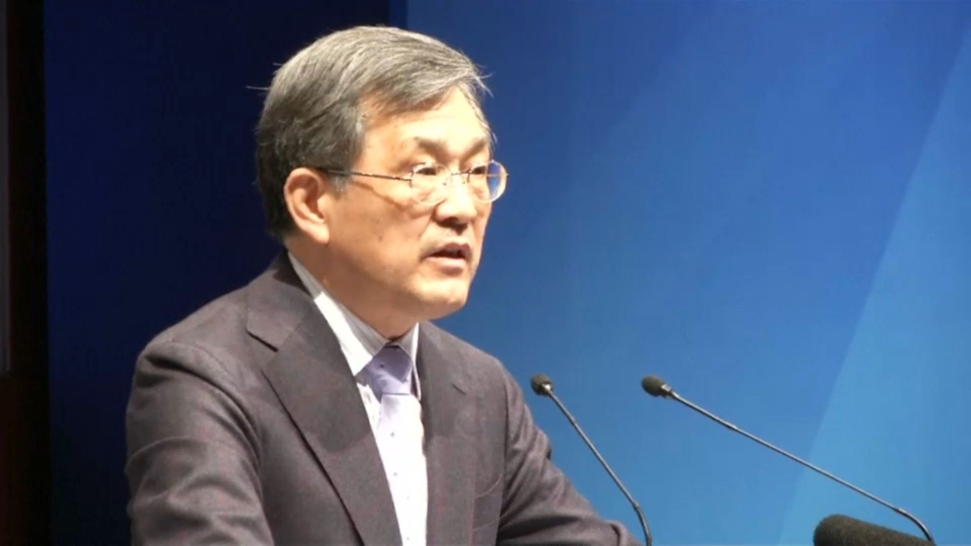 Samsung CEO announces shock resignation | Euronews