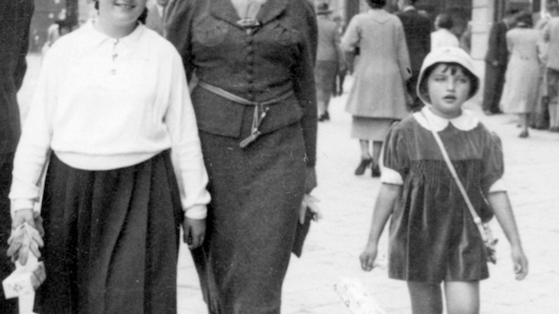Diary of 'Polish Anne Frank' to be published after being rediscovered ...