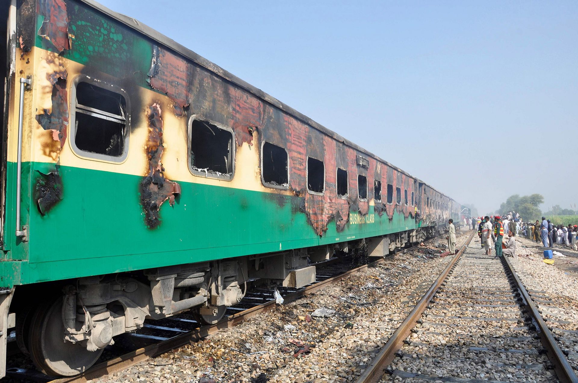 71 passengers killed as fire engulfs moving train in Pakistan | Euronews