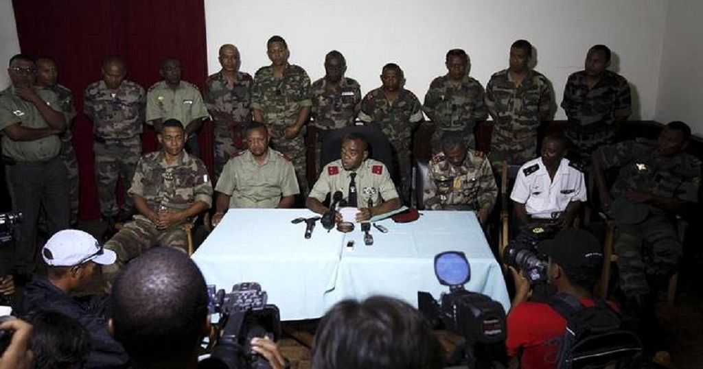 'Army will intervene if gov't, opposition fail to reach deal ...