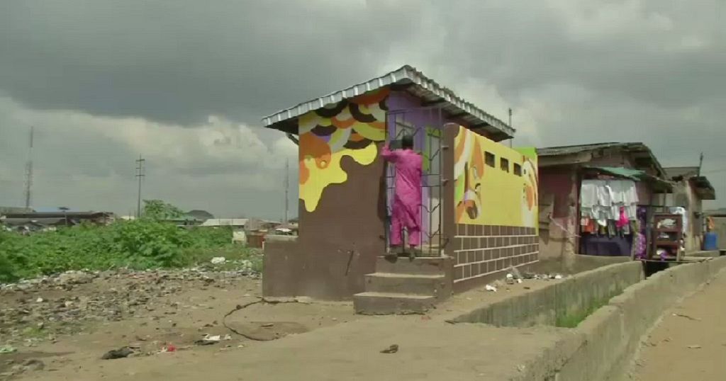 Lagos artist brings colour to city's slums | Africanews
