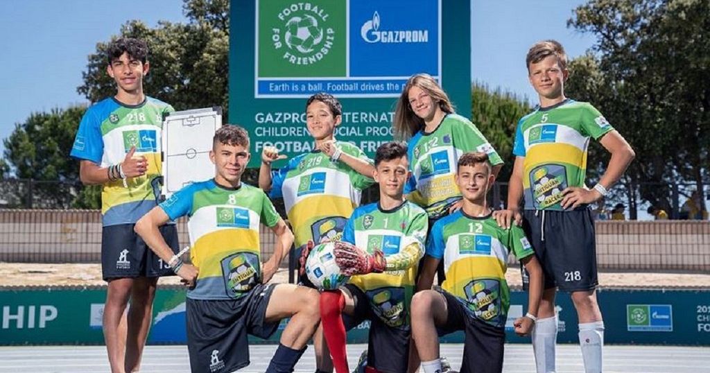 Football for Friendship sets world record for multiculturalism | Africanews