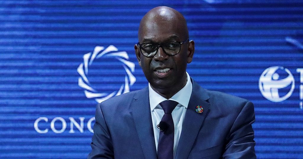 Kenya's Safaricom CEO Bob Collymore dies of cancer | Africanews