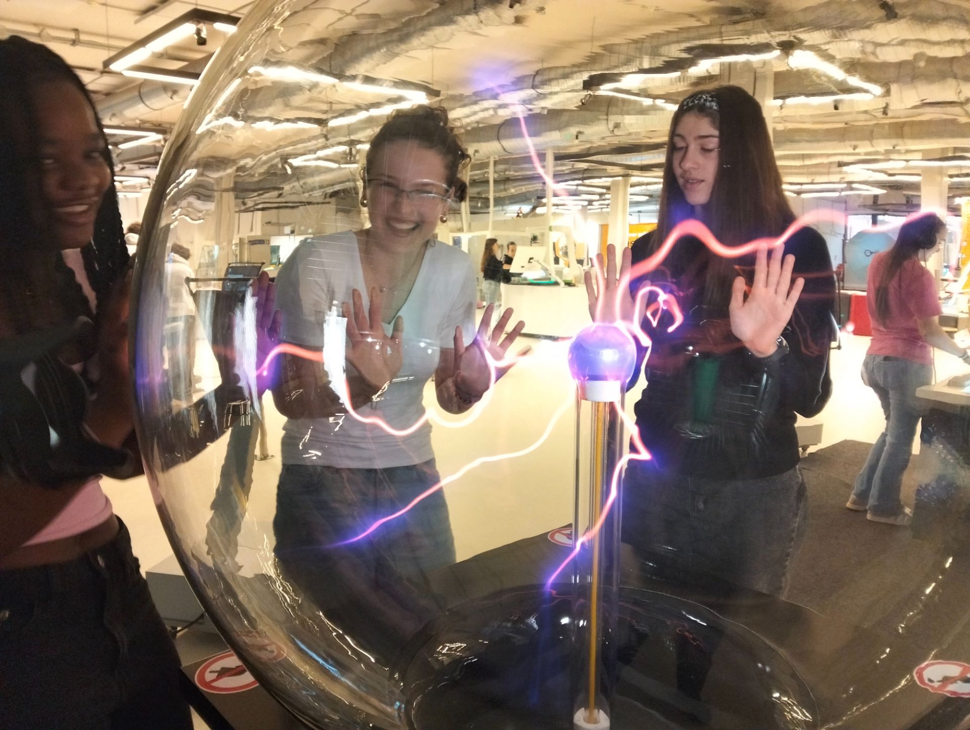 Touch, play, discover: science made fun in Luxembourg | Euronews