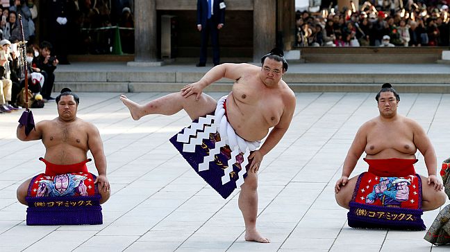 Sumo champions perform annual ritual in Tokyo | Euronews
