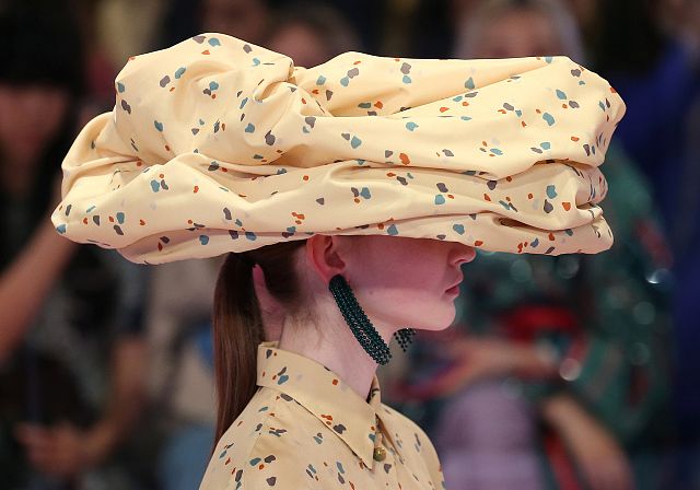 Condom dresses feature at London Fashion Week | Euronews
