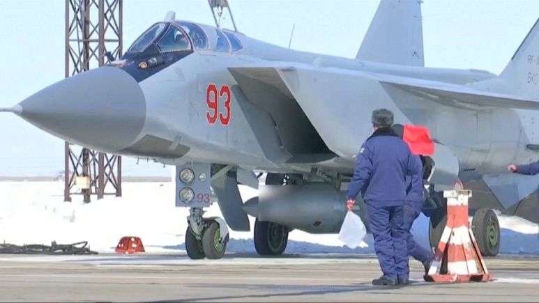 la Russie lance son nouveau missile hypersonique Kinjal | Euronews