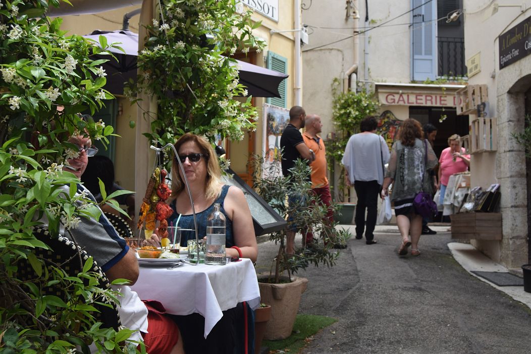 LES ETOILES DE MOUGINS: A TASTY TRIBUTE TO THE ART OF CUISINE | Camille ...