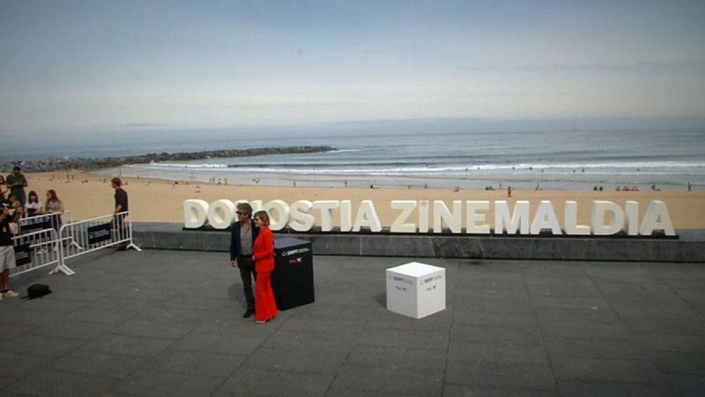 A Rojo rendezőjét és főszereplőjét is díjazták San Sebastian-ban | Euronews