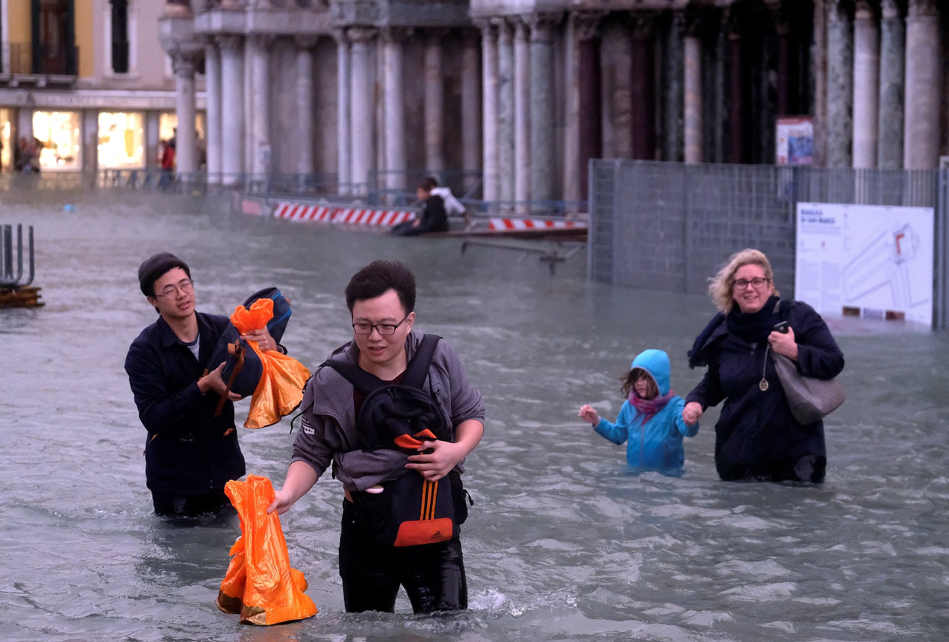 In pictures: Tourists stuck as floods hit Venice | Euronews