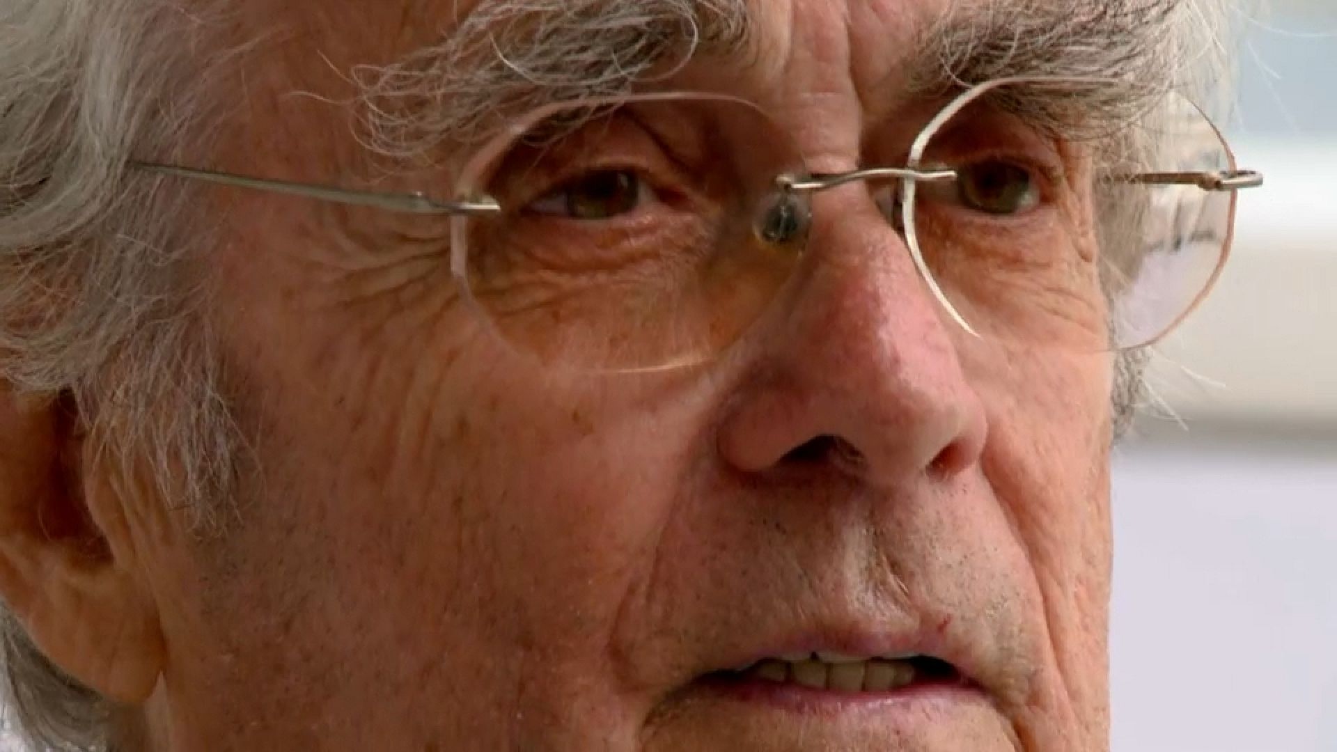 Oscar-winning French composer Michel Legrand dies, age 86 | Euronews Oscar-winning French composer Michel Legrand dies, age 86 | Euronews
