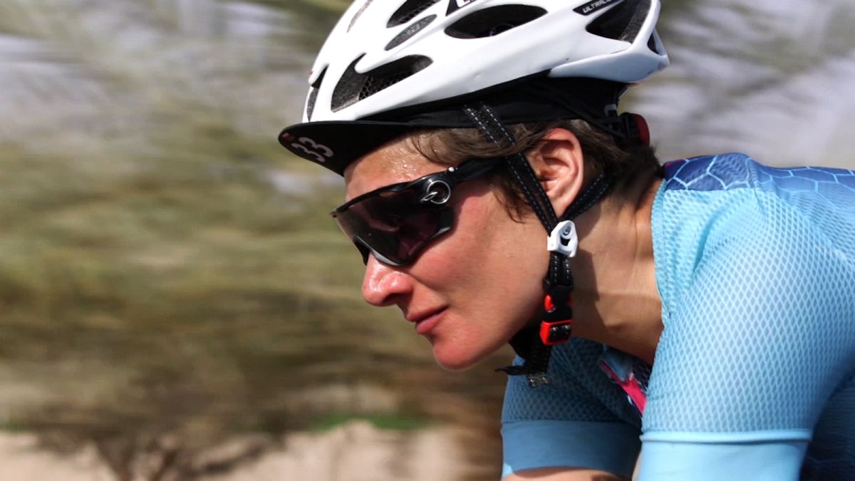 Turbo women: cyclists show their endurance in BikingMan Oman | Euronews