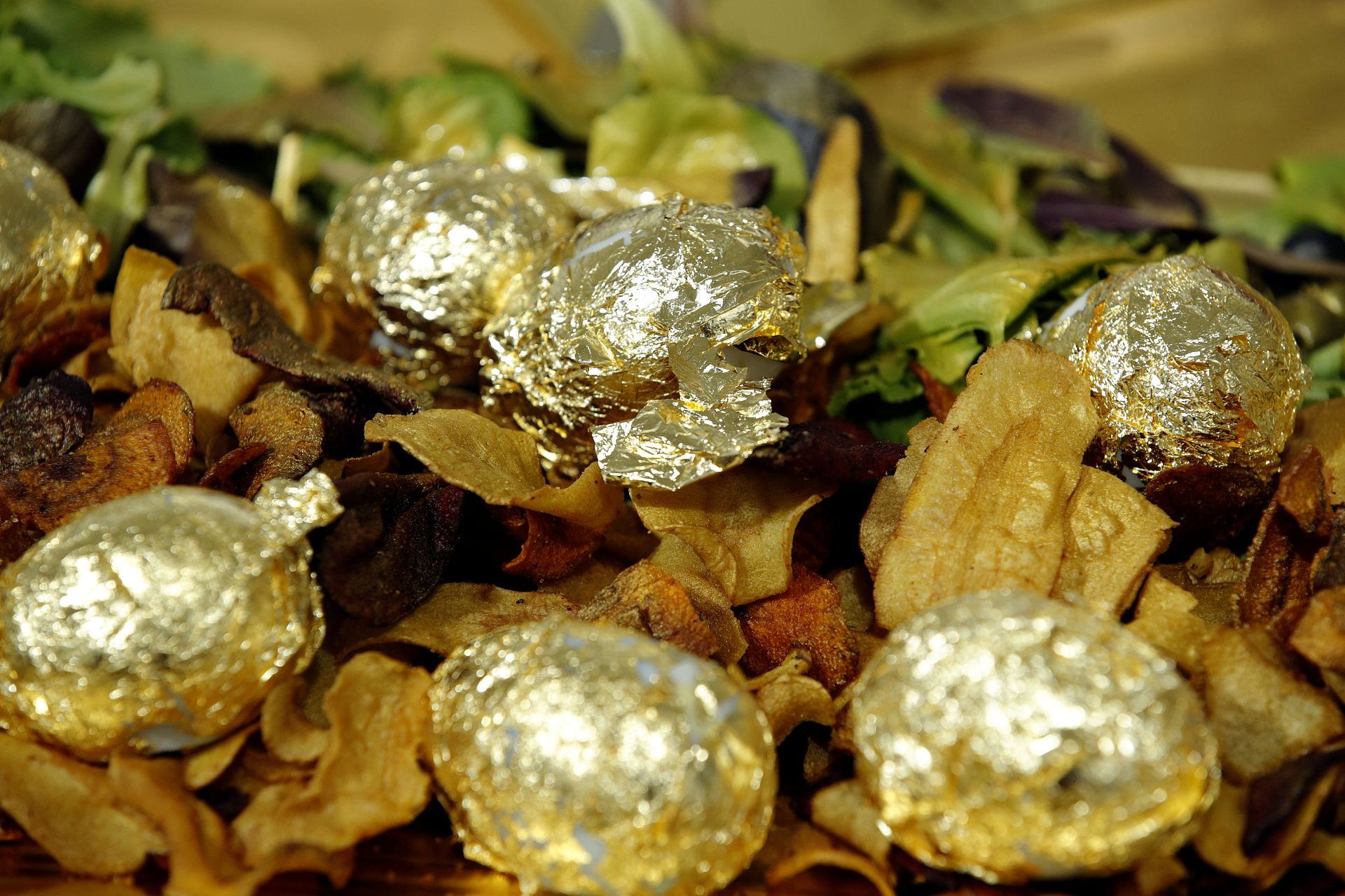 Watch: All that glittered at the table was gold | Euronews