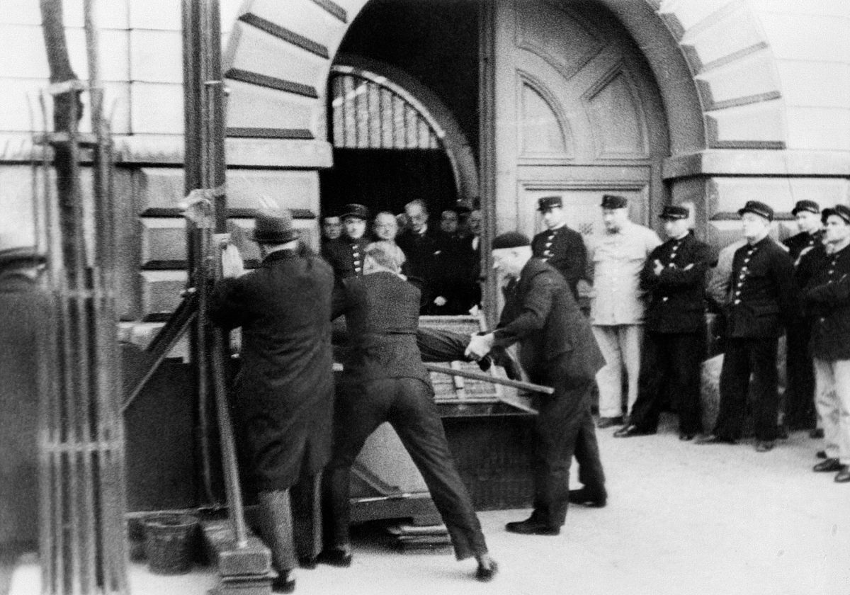 Eighty years since Versailles execution stopped public guillotine ...