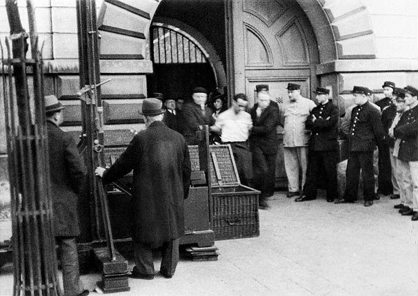 Eighty years since Versailles execution stopped public guillotine ...