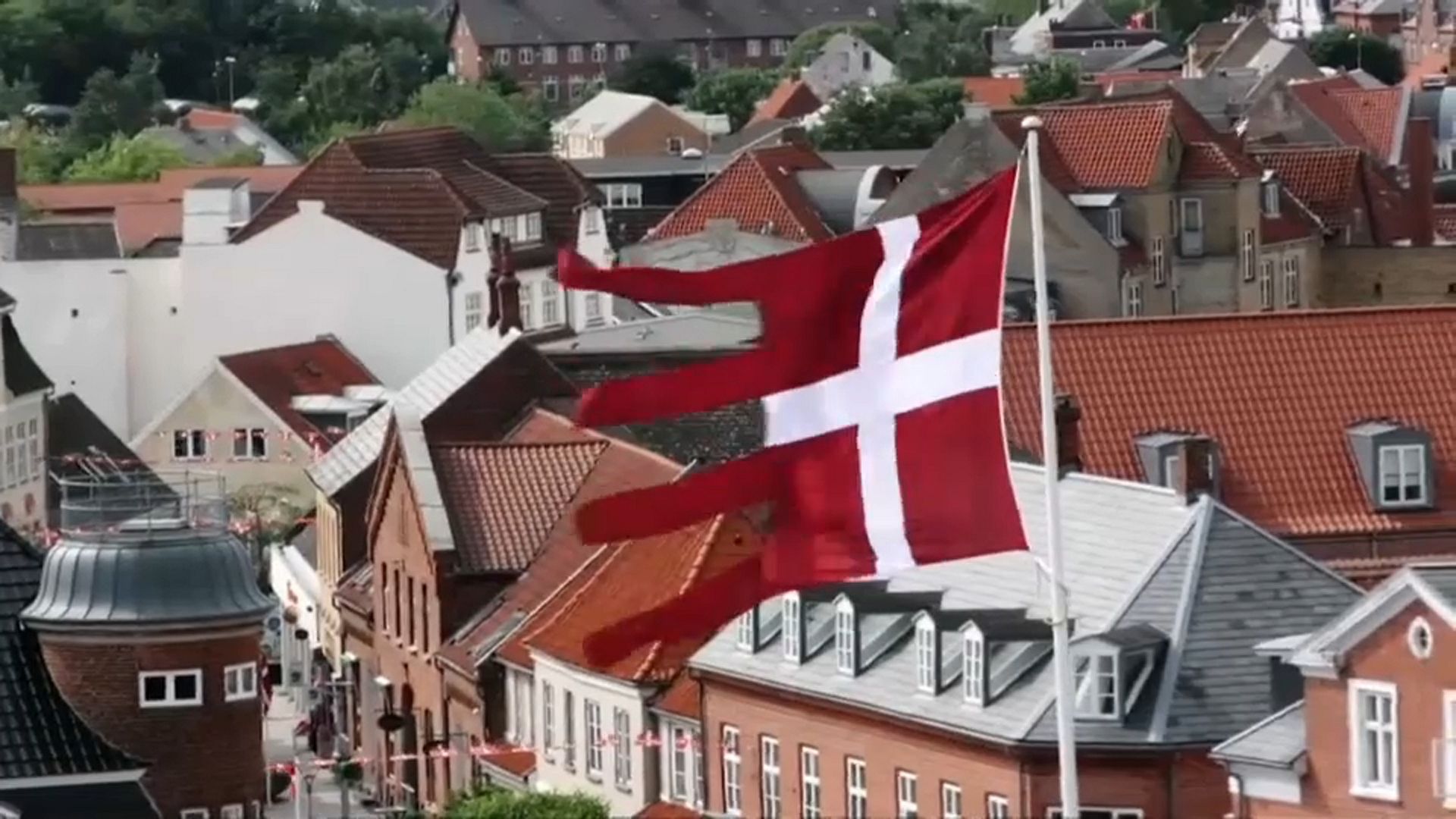 Watch: World's oldest flag, the Danish Dannebrog, celebrates 800th ...