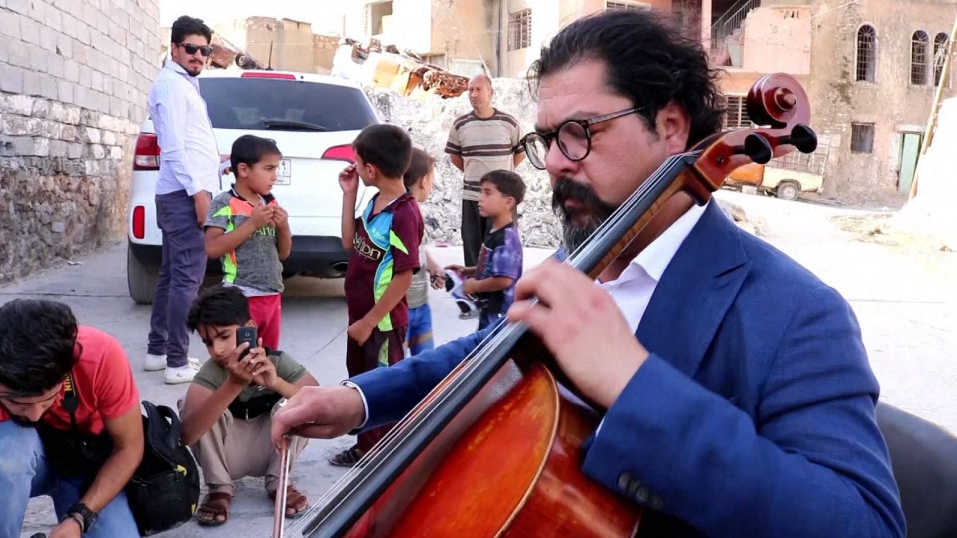 How is Iraqi cellist Karim Wasfi using music to fight terrorism? | Euronews